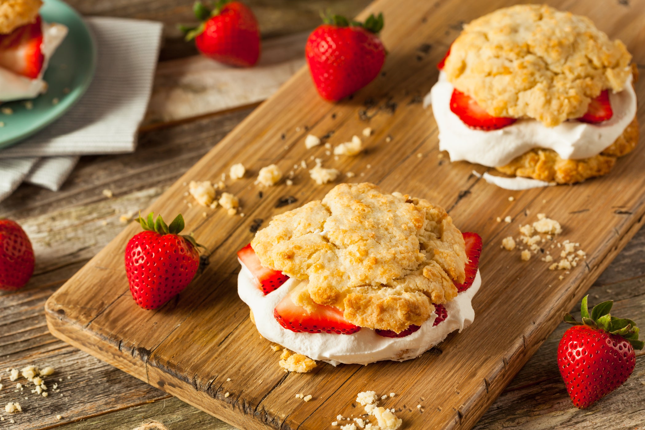 How to Build Traditional Strawberry Shortcakes with a Biscuit Mix – The ...